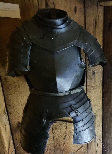 The Tudor Tailor | Reconstructing 16th Century Dress